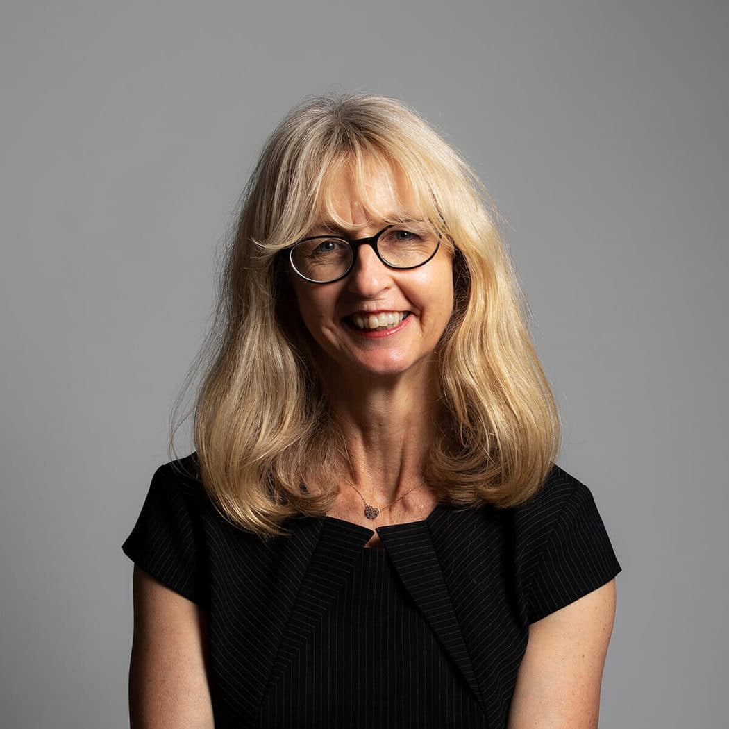 About Beth Baker Beth Baker Wildflower Artist • Offpen Publishing Australia